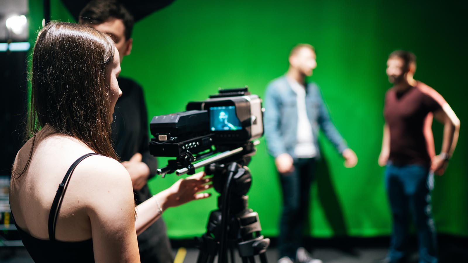What to Expect from a Film School Education? 3 Things to know - Howl Movie